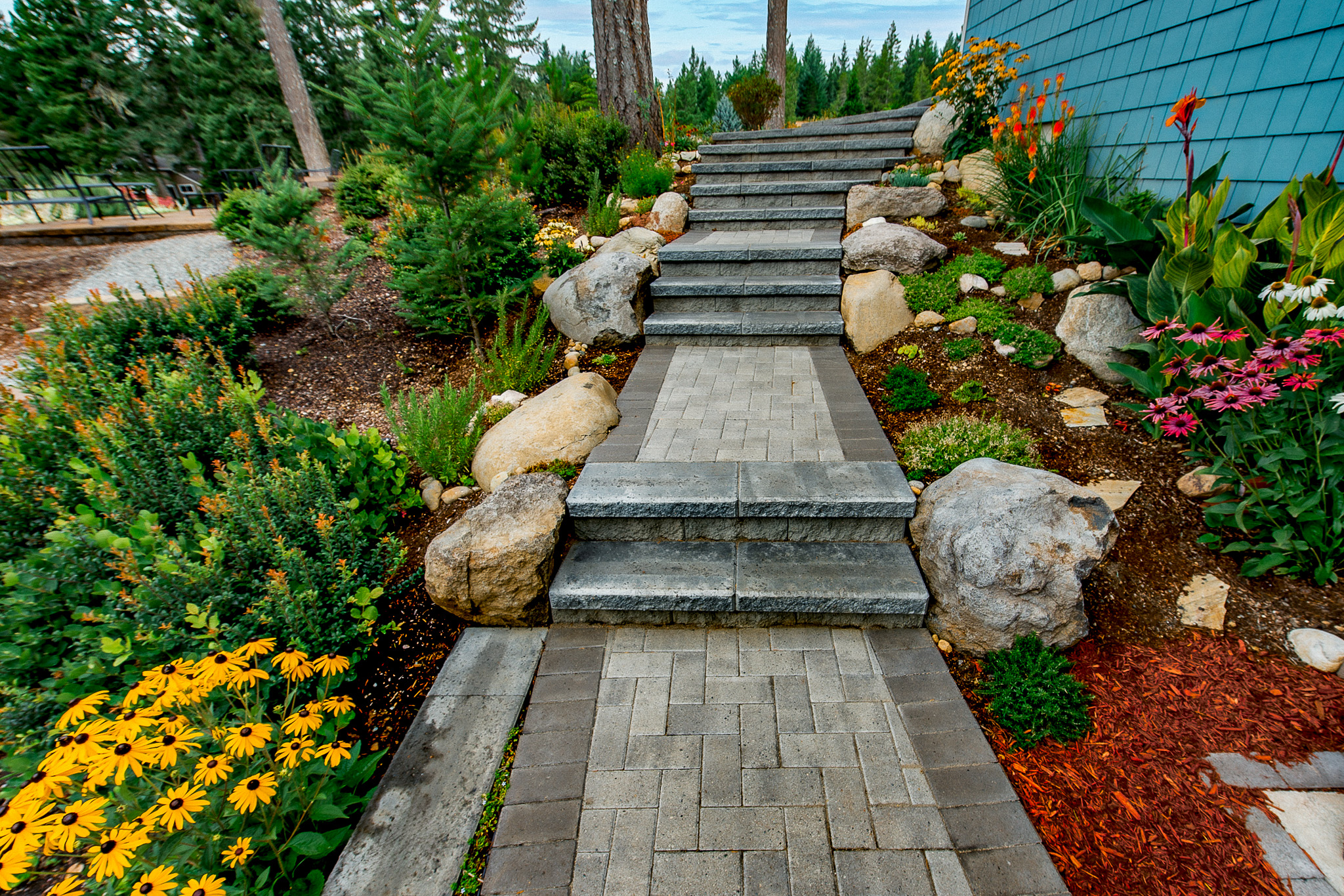 Get Inspired: Paths, Walkways, and Steps - Mutual Materials